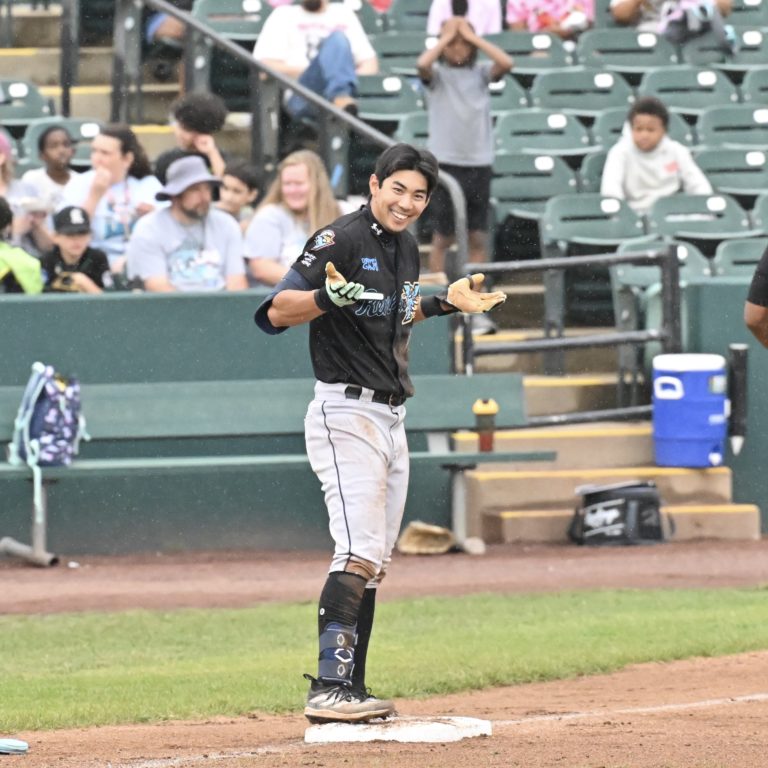 Kato Headed to Mariners