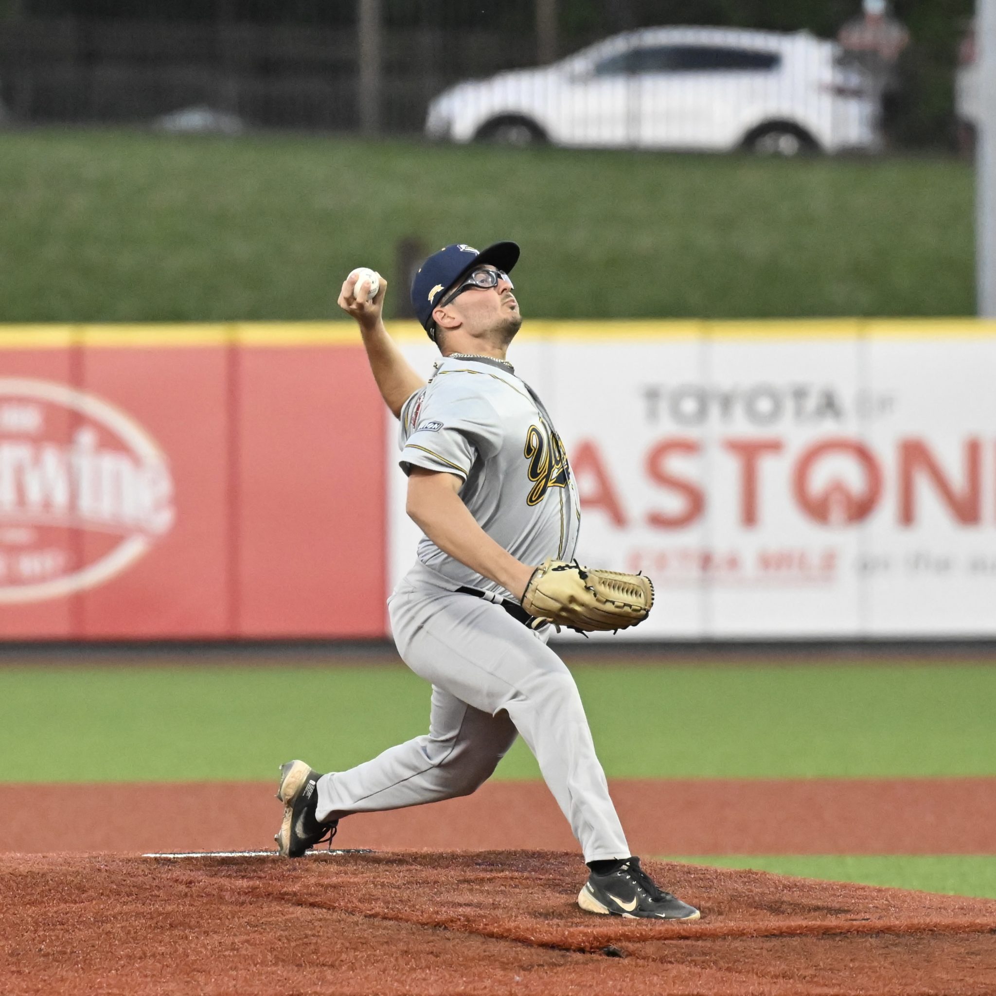 Denz Goes Distance as Revs Blast Boxcars